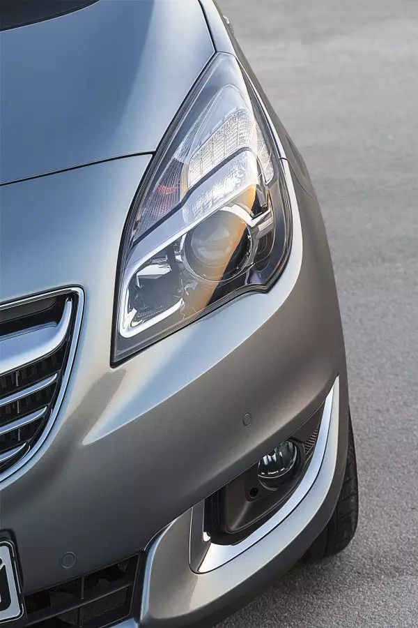 Opel Meriva: преден осветлување инженеринг