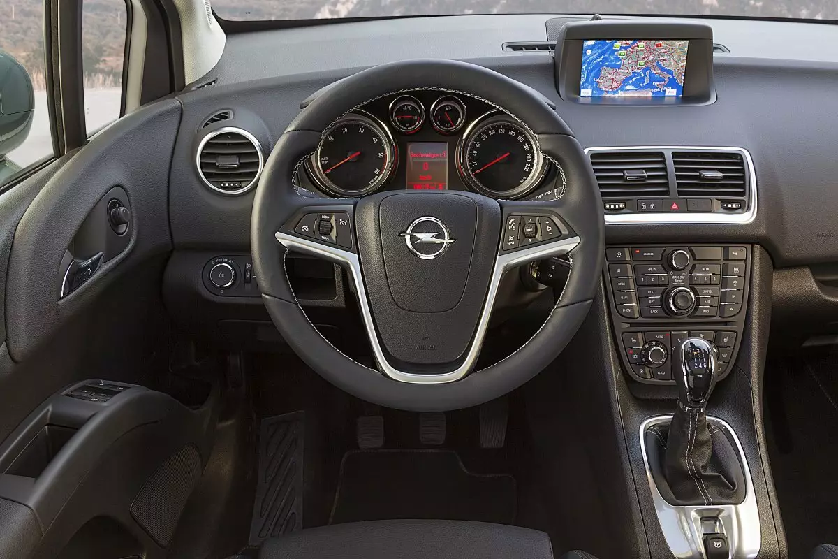 Opel Meriva: Внатрешни работи