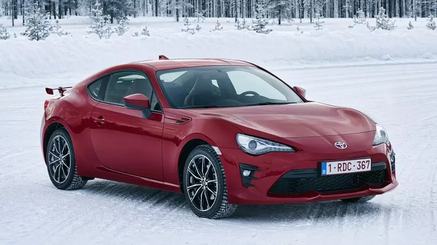 تويوتا ھازىر سۇبارۇنىڭ بەدىلىگە قەرز بېرىدۇ. يېڭى brz and GT86 كېلىدۇ 22383_1