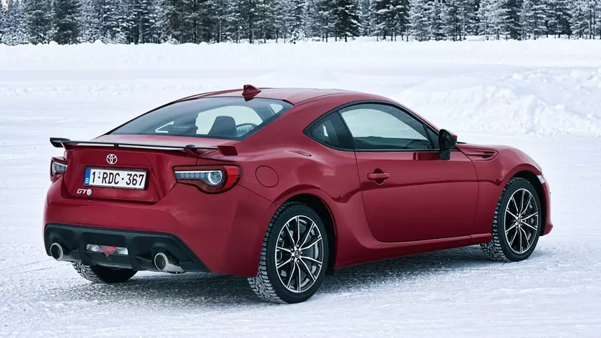 Toyota sekarang memiliki Subaru yang kelima. New BRZ dan GT86 akan datang 22383_2