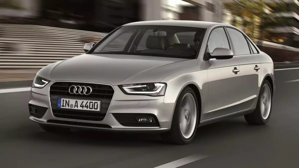 Dalam foto: Sedan Audi A4 2.0T (B8.8K) '2012-15