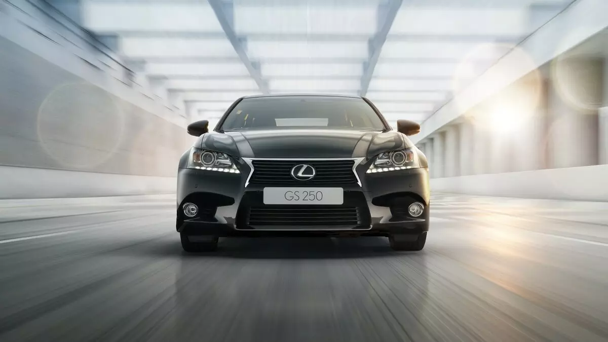 Dalam foto: Lexus GS '2012-15