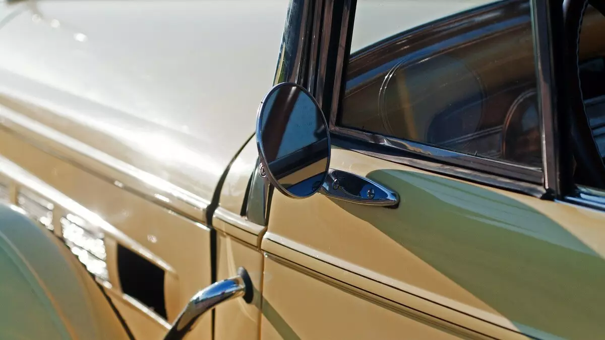 Packard uit 1937 glas