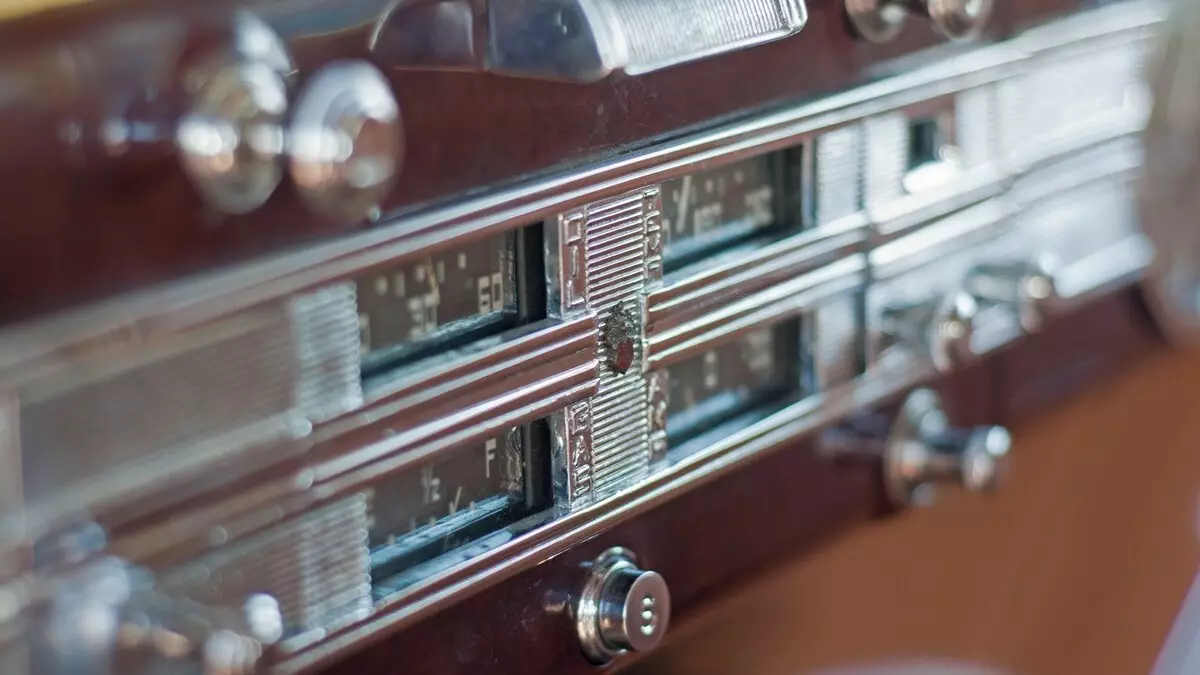 Packard aštuoni 1937 įrenginiai