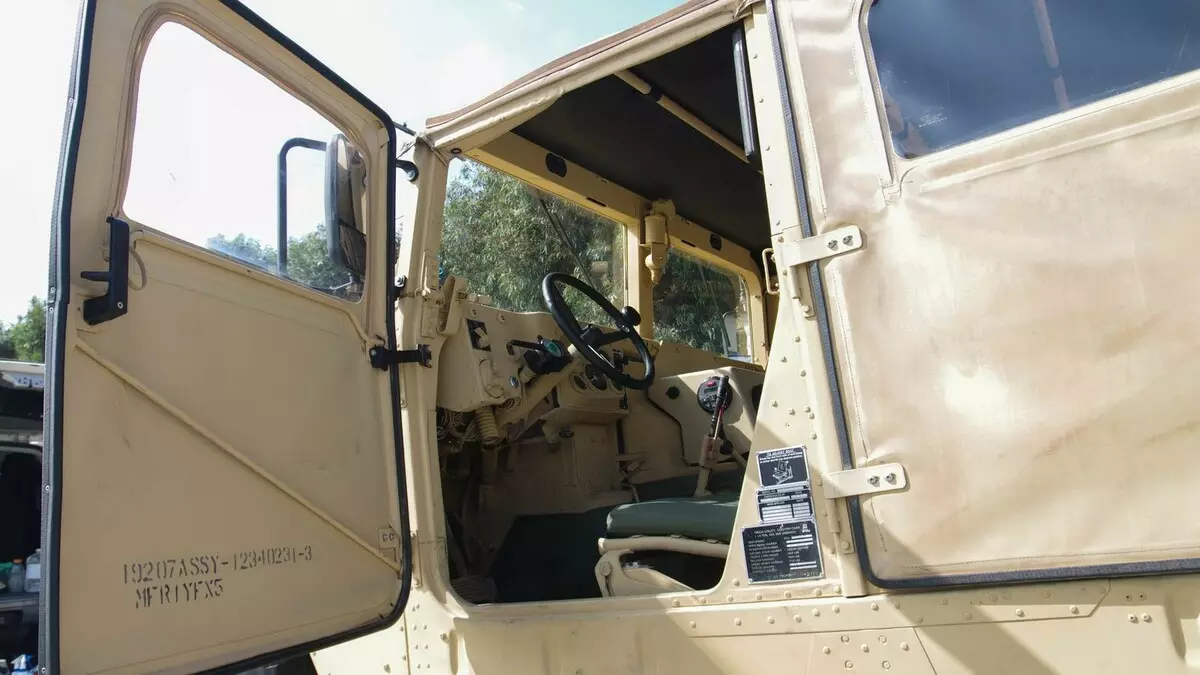 Salvesta privaatne Gracy: Test Drive Army Hummer 22425_14