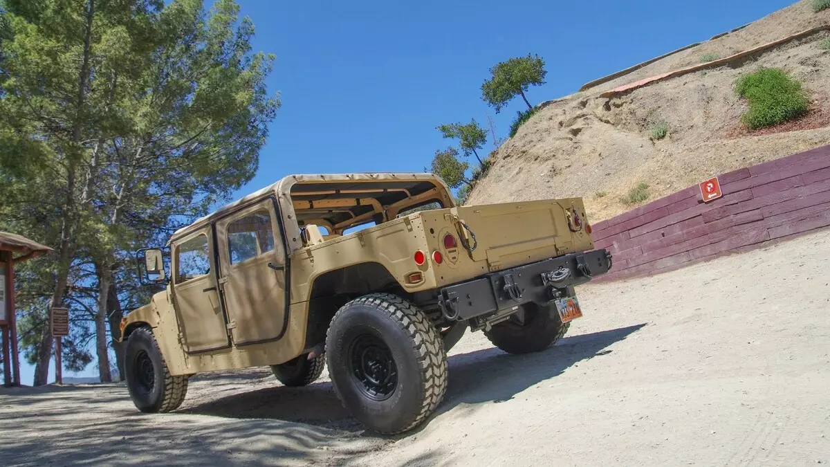 Hummer am ទូទៅ HMMWV M998 Rever (2)