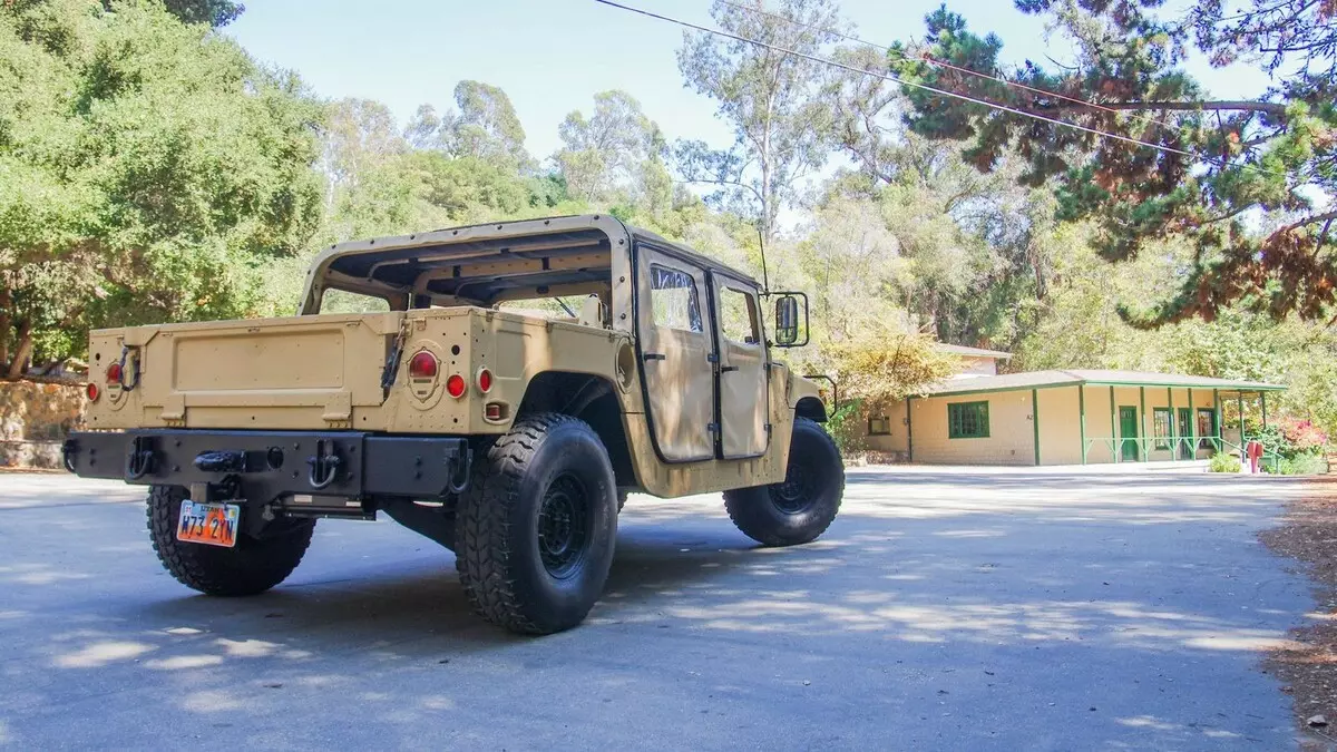 Hummer bin algemien hmmwv M998 achter (4)