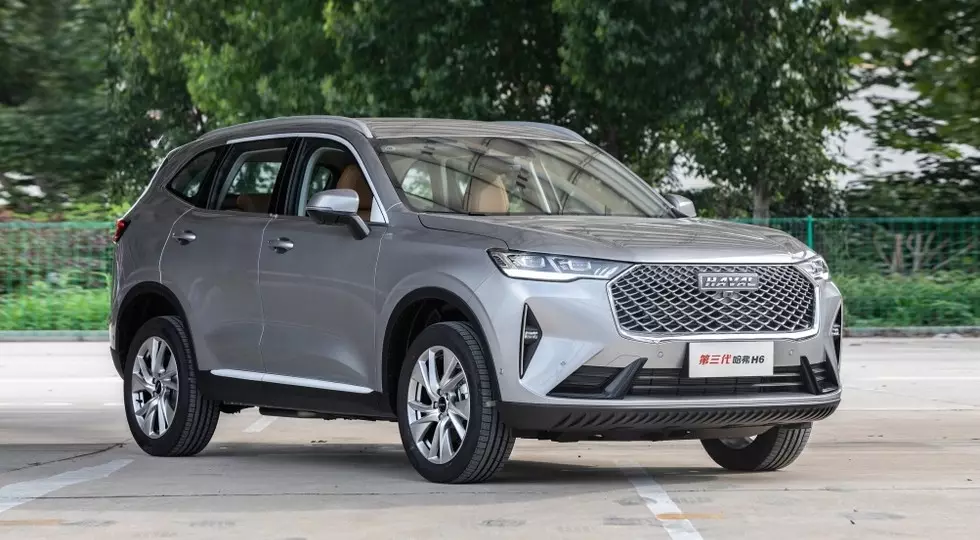 Precedente Haval H6 è sopravvissuto a un restyling completo e tirato fino alla croce 