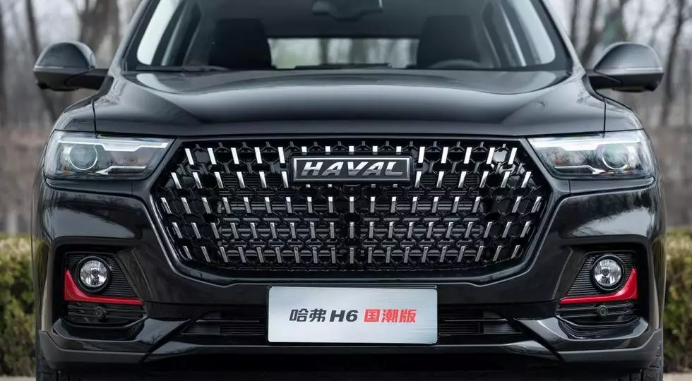 Haval H6 មុនបានរស់រានបានរួចផុតពីការសំរាកលំហែពេញលេញហើយបានទាញឡើងទៅឈើឆ្កាង 