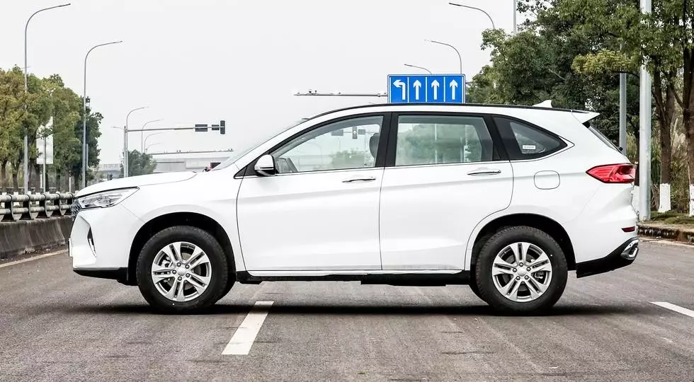 Frissített Haval M6 Crossover: Képváltozás és törölt szalon 22432_3