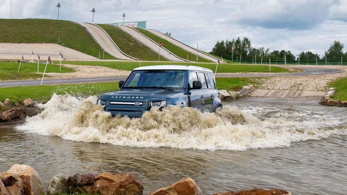 מבחן כונן חדש לנד רובר Defender במזבלה 22464_29