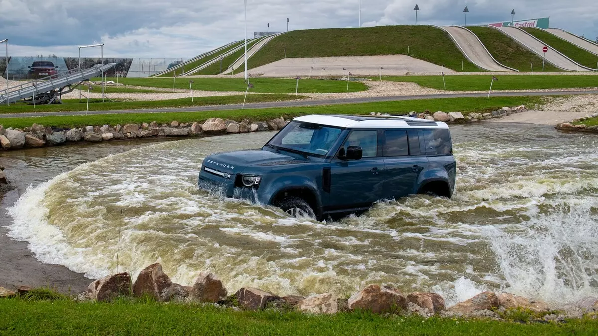 Тэст-драйв новага Land Rover Defender на палігоне 22464_30