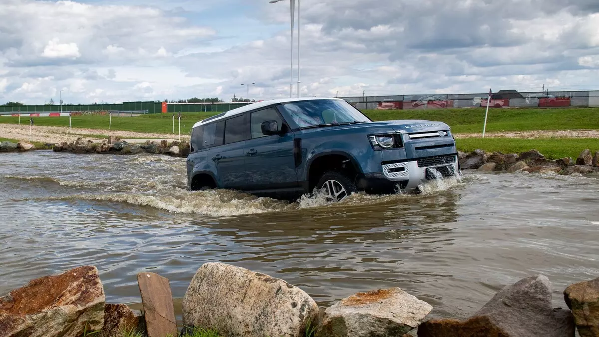 Тэст-драйв новага Land Rover Defender на палігоне 22464_32