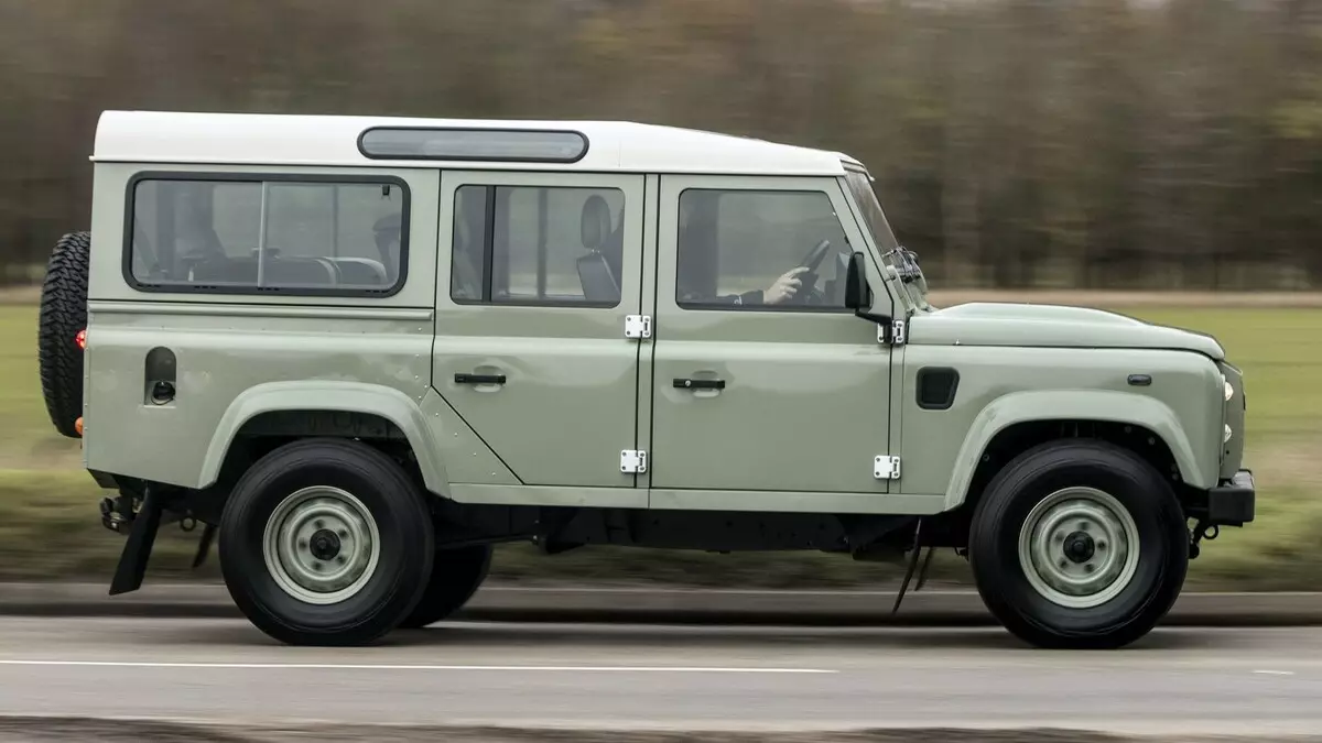 Көчүрмөлөр - Күрөш: Land Rover Ineos Grenadier дизайнына нааразычылык билдирүүгө аракет кылат 22467_5