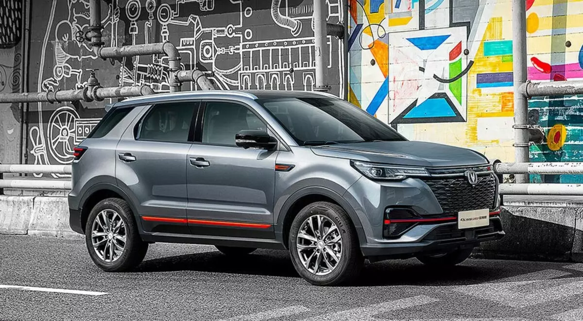 Changan เอารุ่นเก่าออกจากสหพันธรัฐรัสเซีย, SUV เรือธงใหม่, ซีดานและ CS35 และ CS55 สดใหม่กำลังจะมาถึง 22509_14