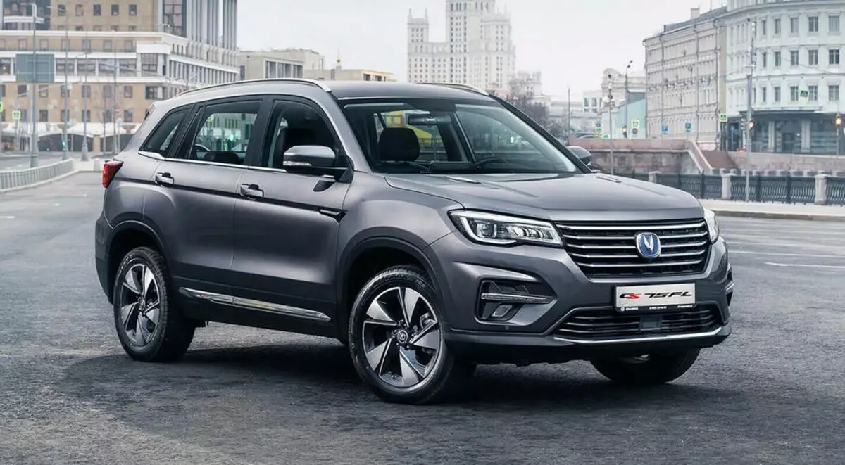 Changan เอารุ่นเก่าออกจากสหพันธรัฐรัสเซีย, SUV เรือธงใหม่, ซีดานและ CS35 และ CS55 สดใหม่กำลังจะมาถึง 22509_4