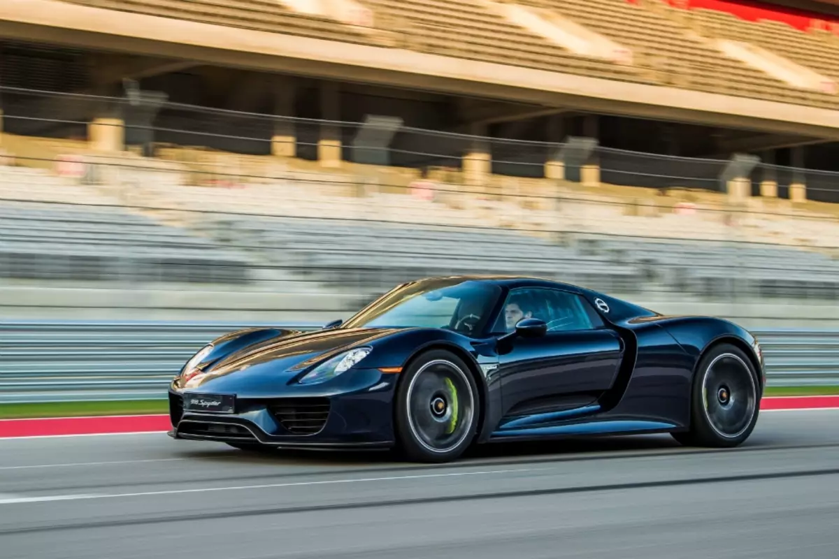 Heddlu Dubai yn dod i Spyder Porsche 918 22537_5