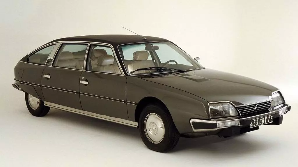 Itaalia disain, Saksa mootori ja süütekassett: müüdid ja faktid Saab 9000 kohta 22555_2
