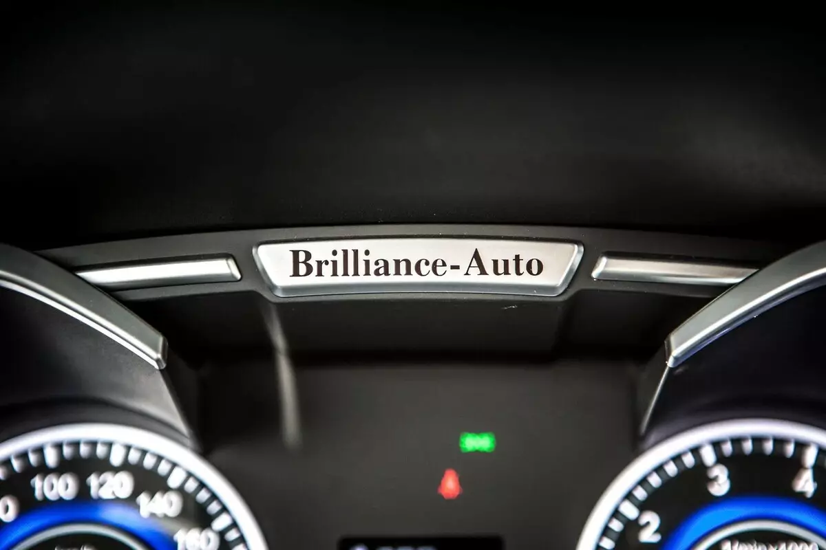 Остання двері останнього вагону: тест-драйв Brilliance V3 22567_11