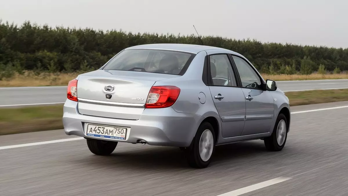 Le auto più economiche con una mitragliatrice: cosa posso acquistare nel 2018? 22570_14