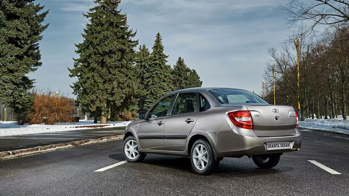 Lada_Granta Rear