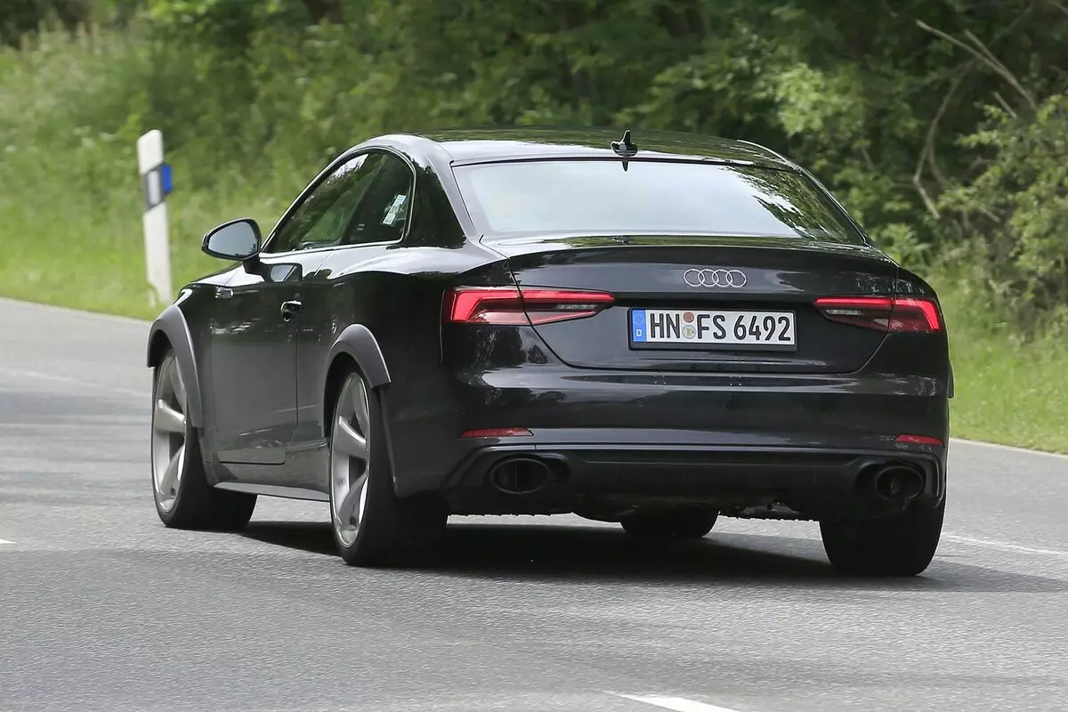 Audi RS5 2018 Model ili yol sınaqlarında yanır 22619_3