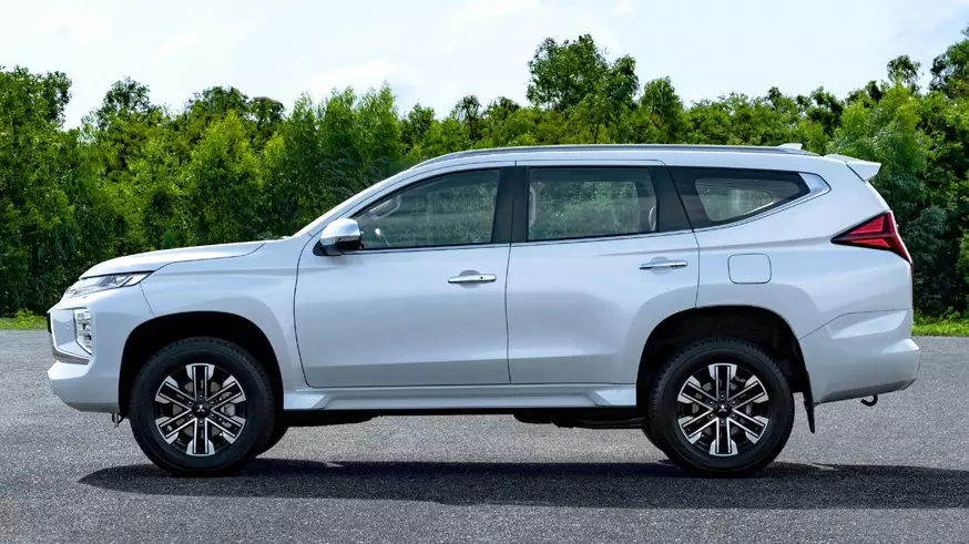 Aktualizováno Mitsubishi Pajero Sport certifikovaný pro Ruskou federaci. Zatím bez nafty 22632_2