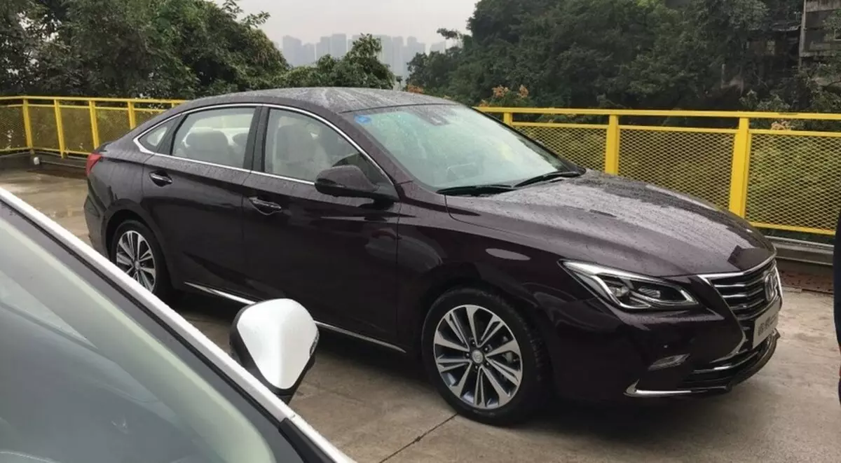 Nag-andam si Changan nga magsugod sa usa ka Raeton CC SEDAN 22650_1