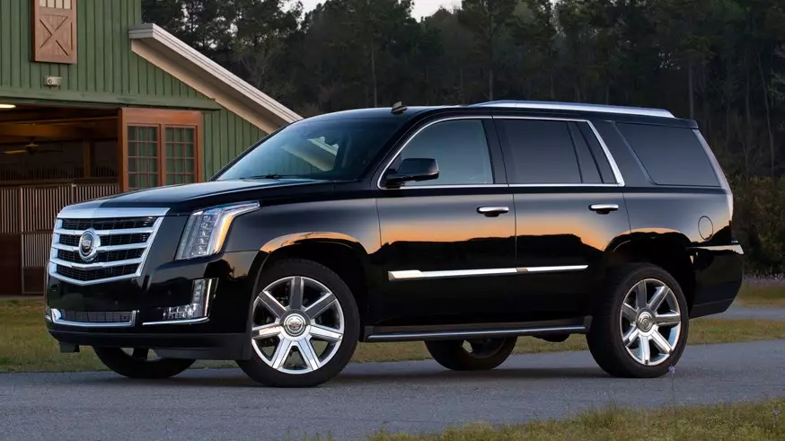 Cadillac näitas uue Escalade'i sisemust: suur ekraan, kuid vähem kui Byton Crossover 22676_1