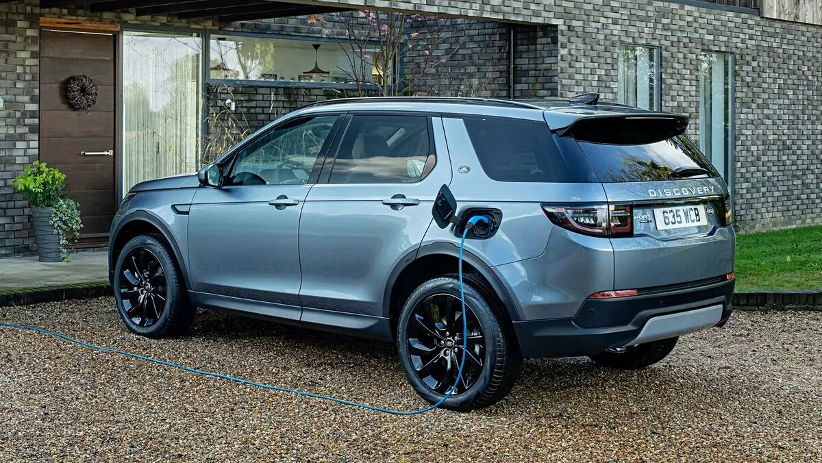 Land Rover hunn zwee méi jonk Crossover an den Outlet verbonnen: bis zu 66 km op enger charge 22784_1