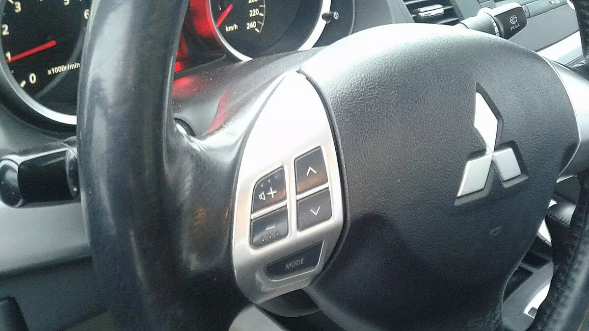 Mitsubishi Lancer X Steering