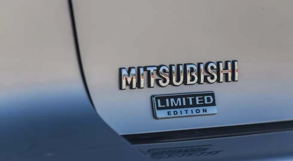 ក្រុមហ៊ុន Mitsubishi បានបង្កើតកំណែថ្មីសម្រាប់ Lancer 22819_12