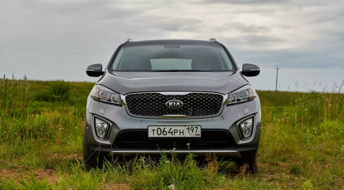 Sorento Prime in podjetje: Izberite velik crossover v dveh milijonih rubljev 22874_1