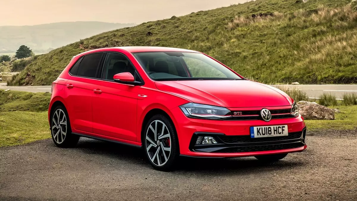 Dekliva ŝtatulo: Volkswagen Polo en premio agordo 22896_3