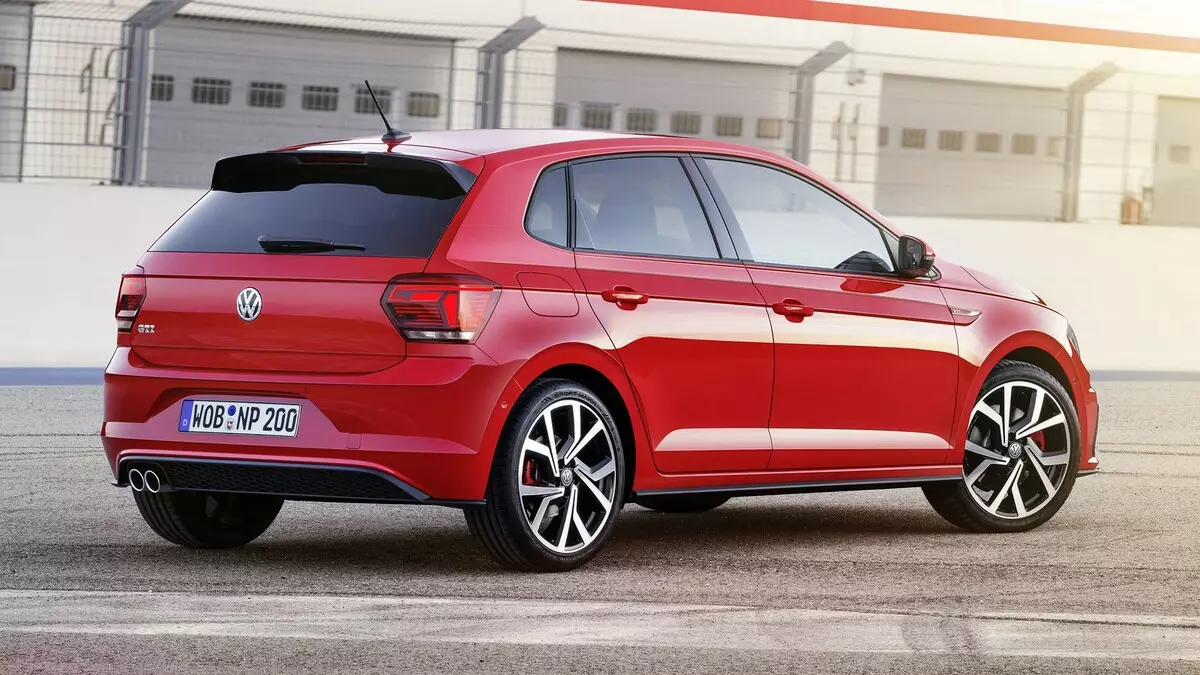 Dekliva ŝtatulo: Volkswagen Polo en premio agordo 22896_4