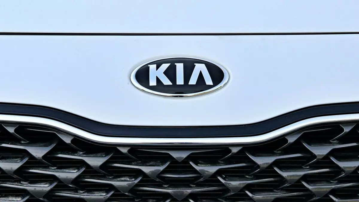 Test Drive of Driver Electronic Assistents a Kia Sportage 22924_5