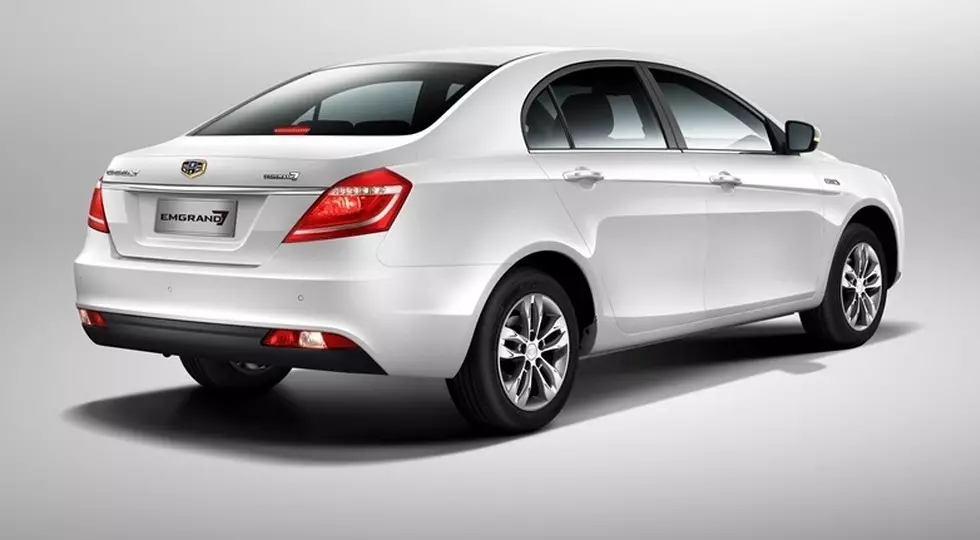 Belorus began to collect Geely Emgrand 7 in full cycle. Sedan went up by 170,000 rubles 23035_8