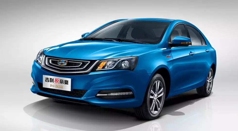 Geely ni kuandaa kwa premiere updated EMGRAND 7. Picha ya kwanza 23039_3