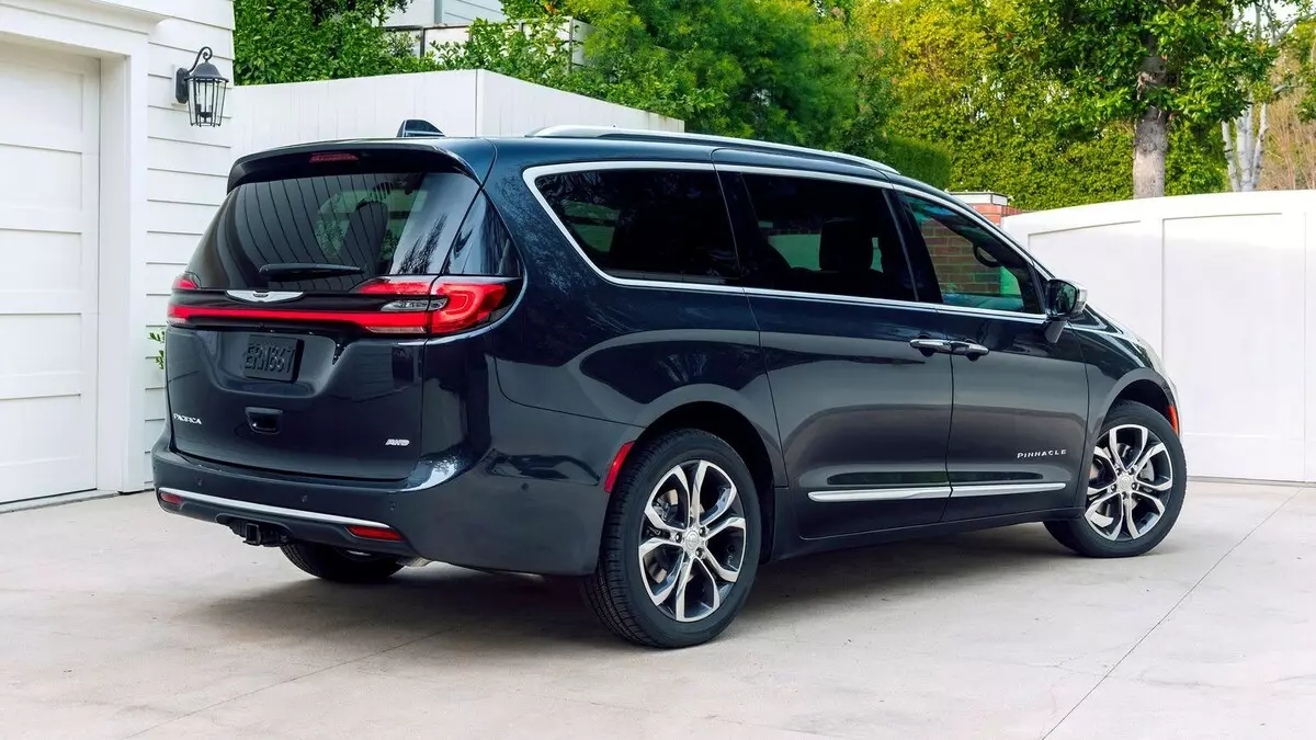 Diperbarui Chrysler Pacifica: Orang-orang meminta penggerak empat roda - orang-orang mendapat 23062_2