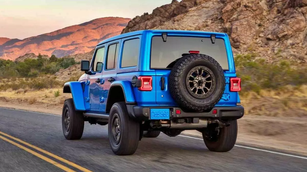 Serial Jeep Wrangler Rubicon 392: eskola zaharra V8 atmosferikoarekin eta hobetu 