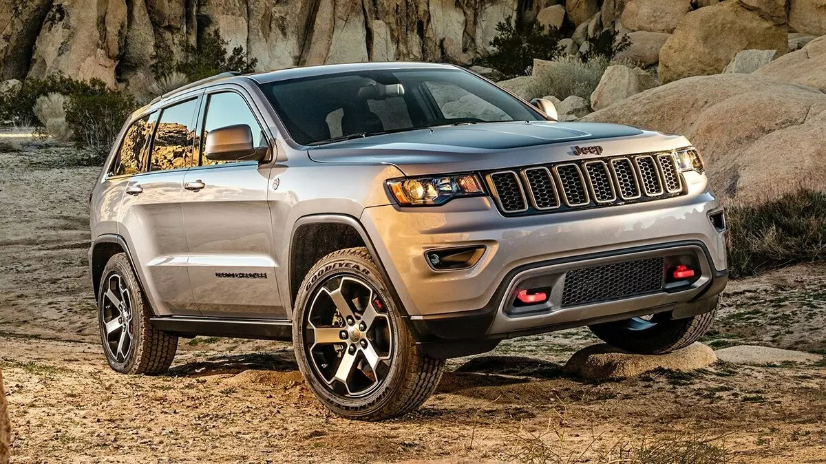 New Jeep Grand Cherokee: alfa romeo le 4 cylinda sethala sa polokelo ea database 23107_1