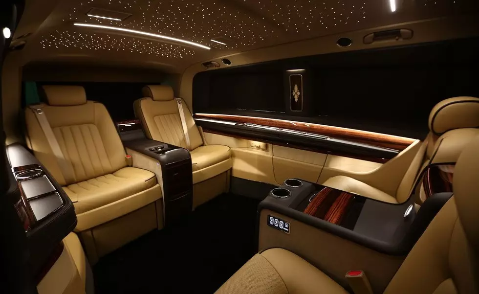 Okcu představil luxusní Mercedes-Benz V-Class Elegance Edition 23127_1