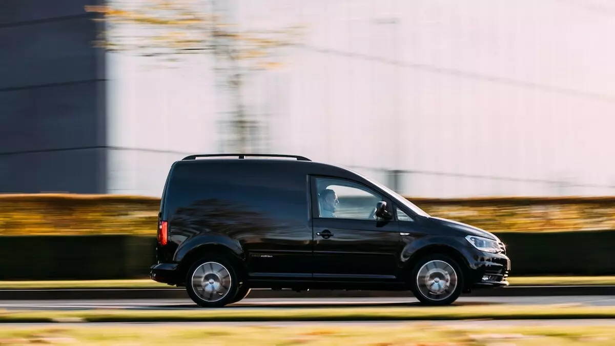 Volkswagen caddy edisi hitam