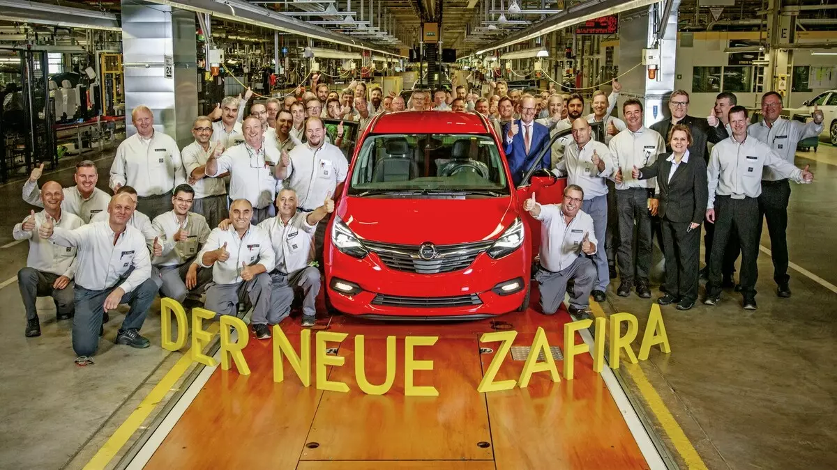 新しいCompacttva Opel Zafiraのシリアル生産が開始されました 23287_1