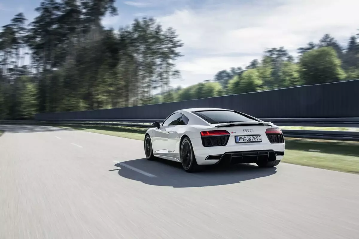 រថយន្តម៉ាក Audi R8 V10 RWS រថយន្តខាងក្រោយកង់ខាងក្រោយកង់ខាងក្រោយត្រូវបានបង្ហាញជាផ្លូវការ។ 23303_3