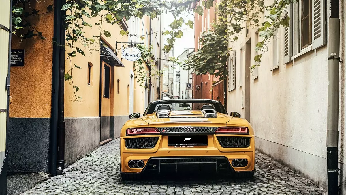 Audi R8 Supercar adalandiridwa ndi mphamvu 23305_3