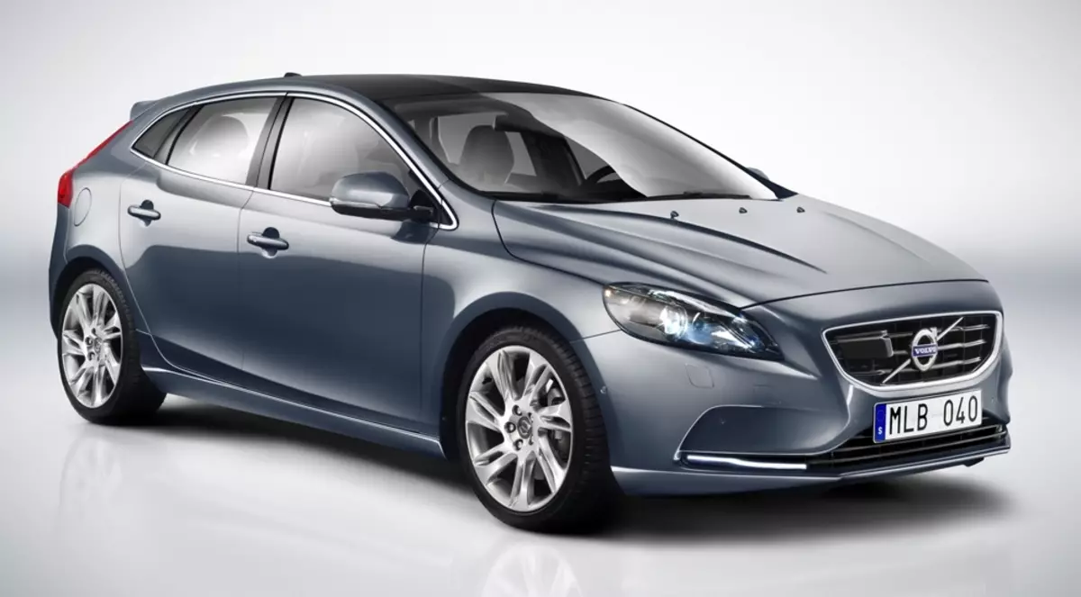 Kompakti Hatchback Volvo V40 päivitetään viime kerralla 23315_1