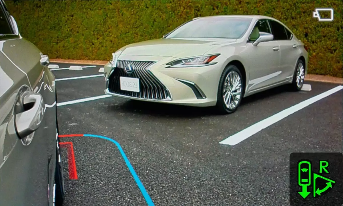 ミラーの代わりにカメラ：Lexusは最初にそれらをマスマシンに提供することを敢えてしました 23318_9