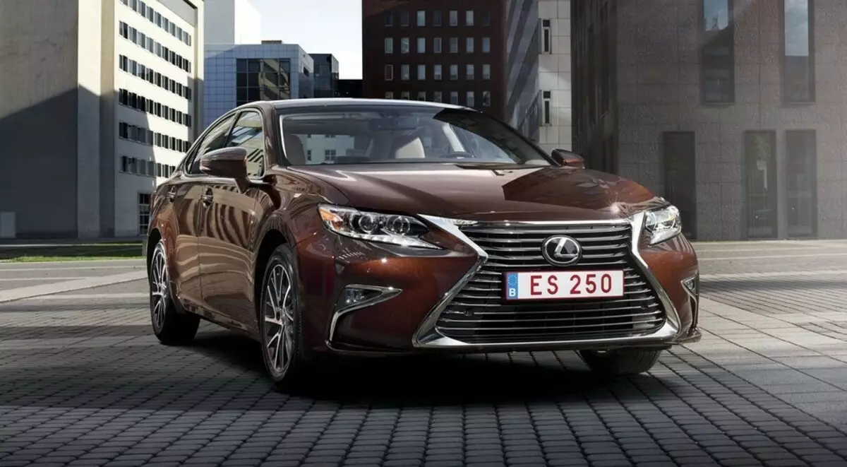 Այժմ պաշտոնապես. Նոր Lexus ES- ի եւ պրեմիերայի ամսաթվի 23324_2