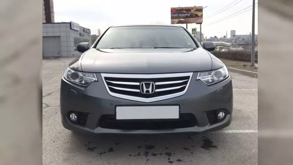 Buscant les esportives perdudes: val la pena comprar Honda Accord VIII per 750 mil rubles 23363_14